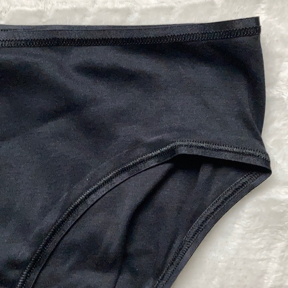 Hanro | Intimates & Sleepwear | Hanro Cotton Seamless Hicut Full Brief ...